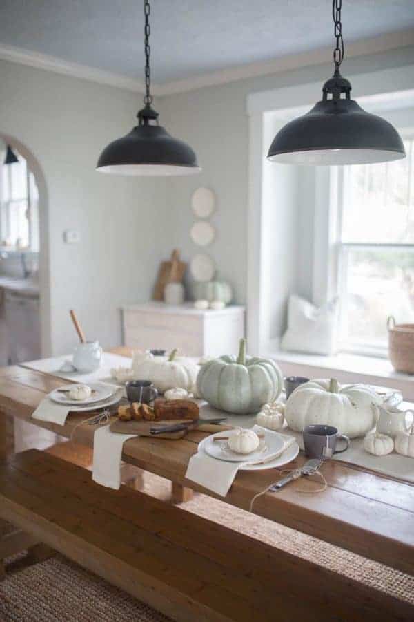 Farmhouse Decorating - Farmhouse on Boone