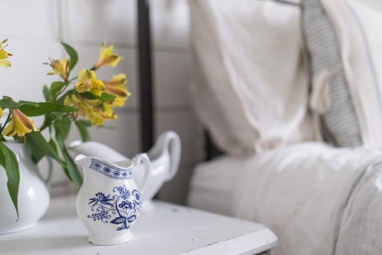 Simple Spring Farmhouse Bedroom - Farmhouse on Boone