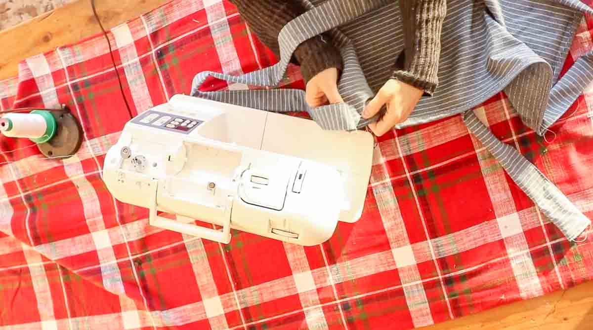 DIY How To Sew A Half Apron - Farmhouse on Boone