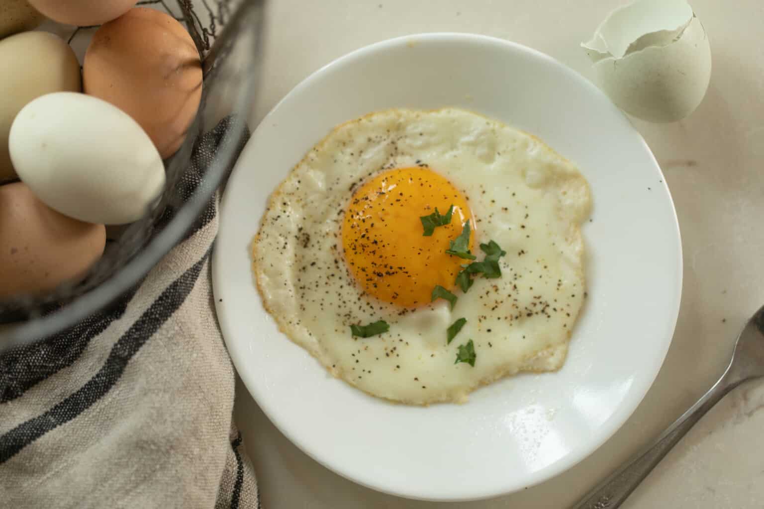 Perfect Sunny Side Up Eggs Recipe - Farmhouse on Boone