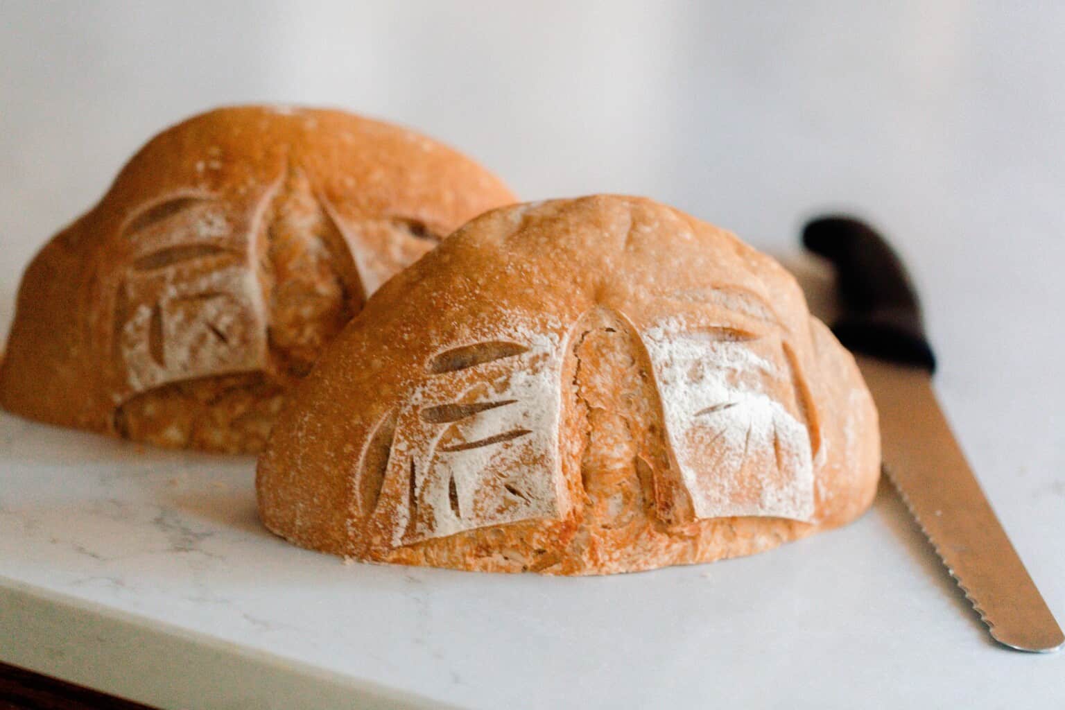 How To Cut Sourdough Bread For The Perfect Slice - Farmhouse on Boone